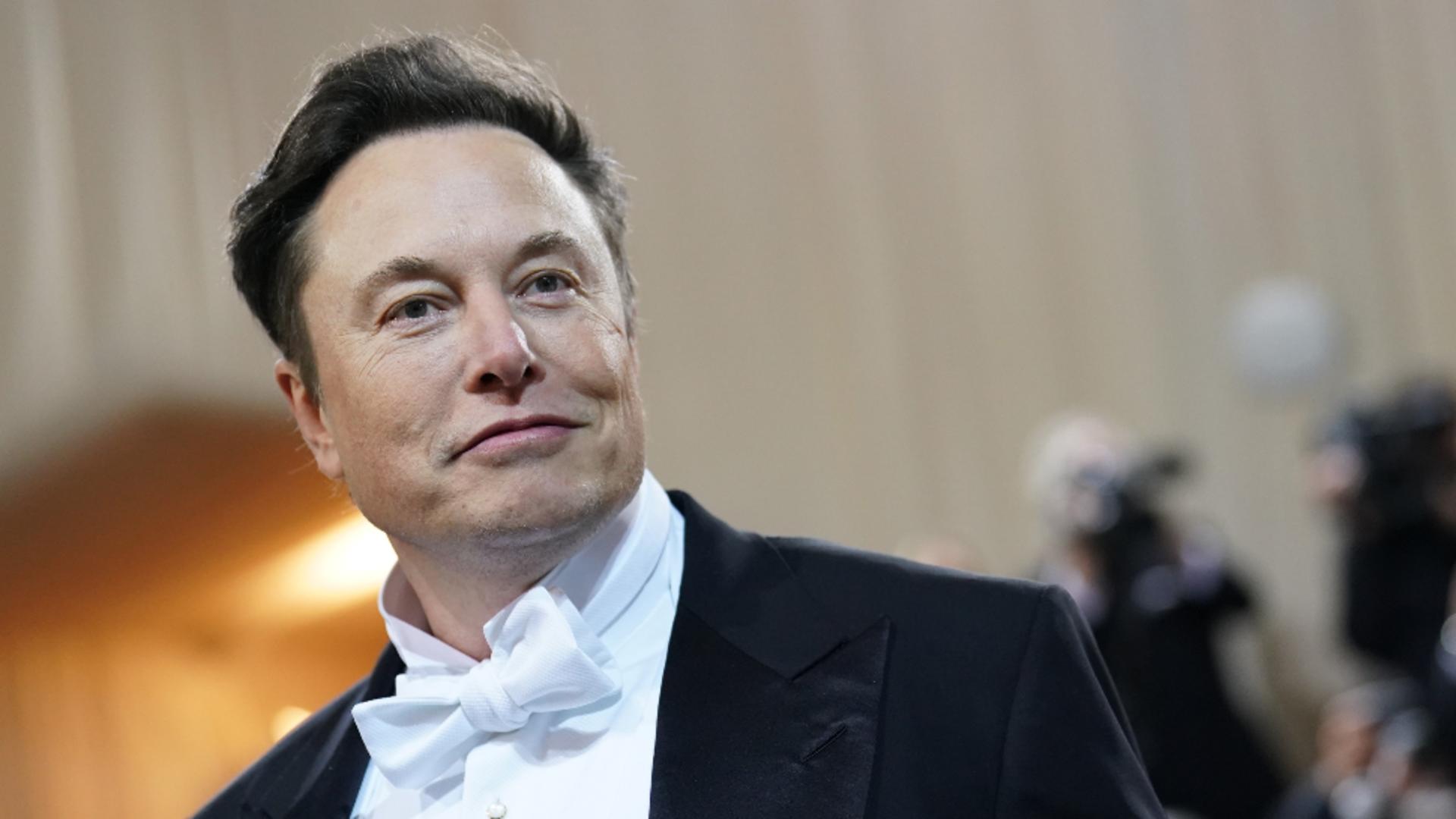 Elon Musk a reușit să implanteze primul cip în creierul unui pacient ...