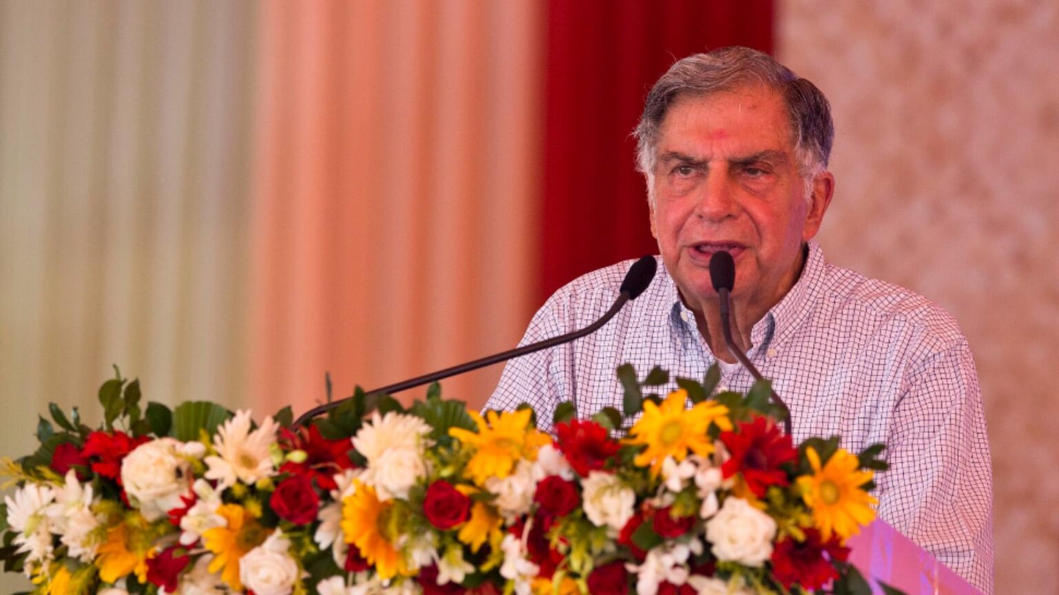 Ratan Tata, fostul lider al Tata Group, a muri la vârsta de 86 de ani ...