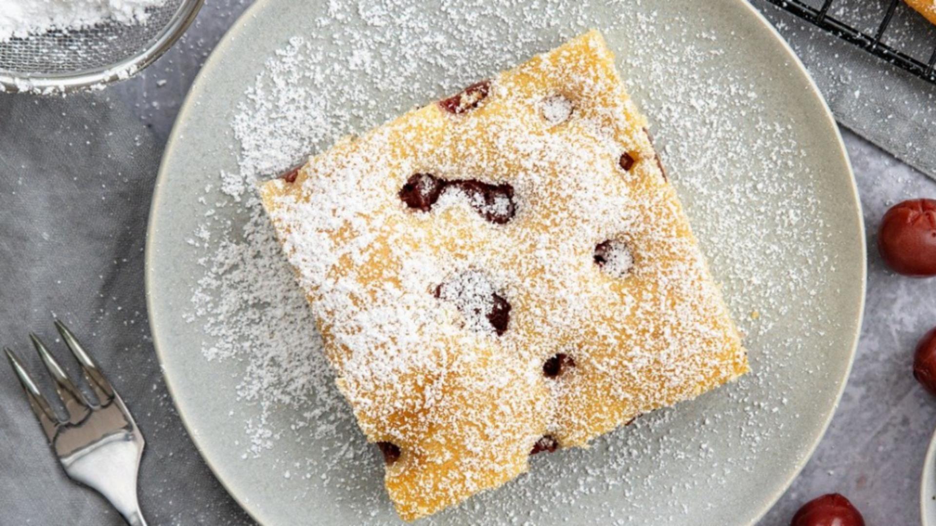 Pandișpan pufos cu fructe din 7 ouă. Rețeta simplă și delicioasă cu ...